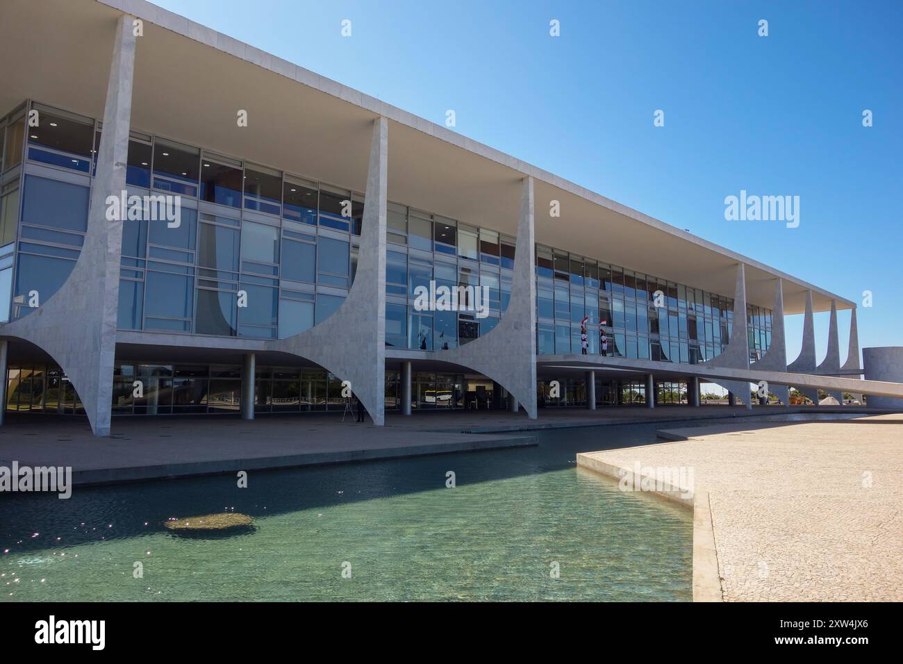 Brazilian presidential palace hi-res stock photography and images - Alamy