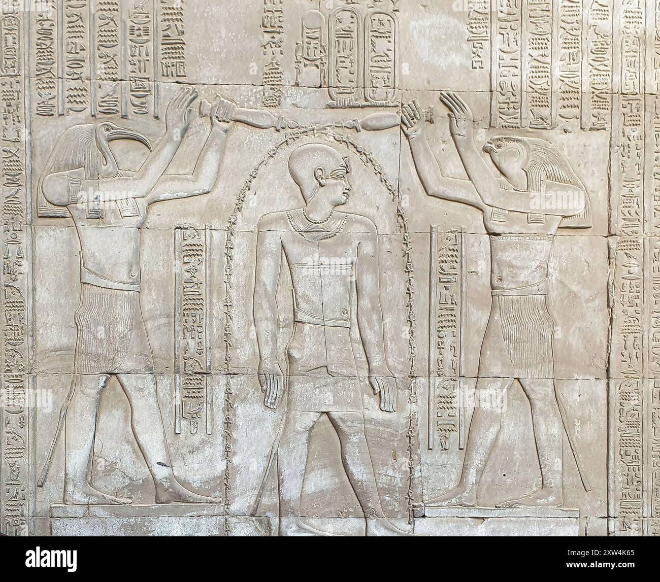Egyptian relief of thoth hi-res stock photography and images - Alamy