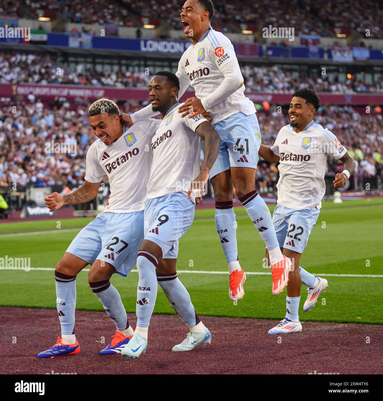 Jhon duran aston villa hi-res stock photography and images - Alamy