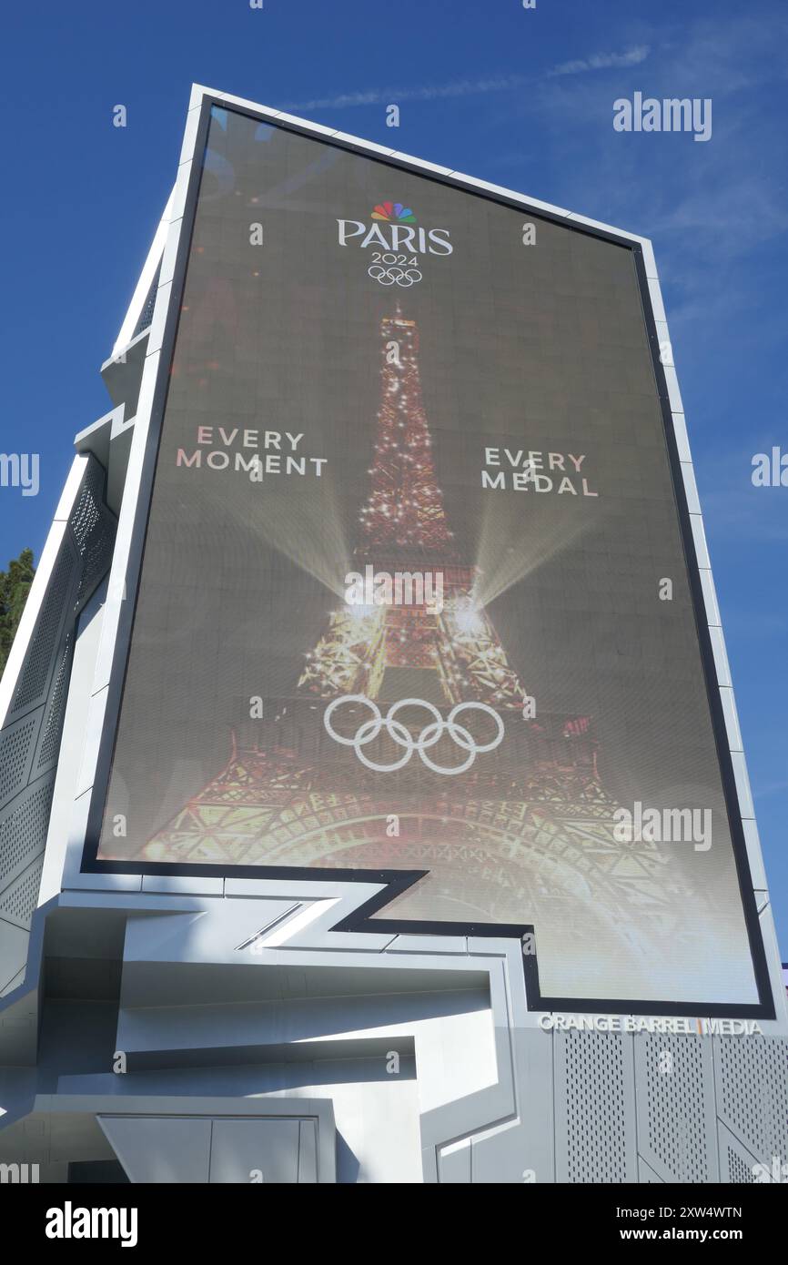 Los Angeles, California, USA 11th August 2024 Eiffel Tower on Paris ...