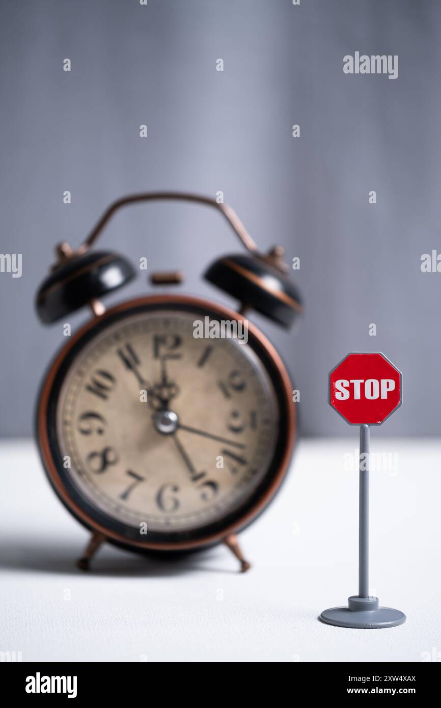 Time allocation hi-res stock photography and images - Alamy