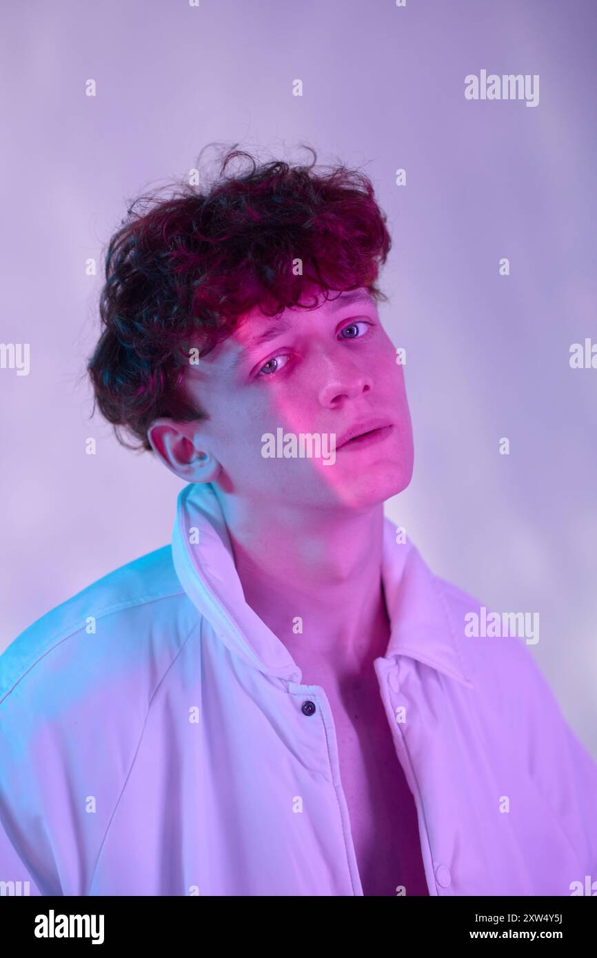 Person curly hair wearing hi-res stock photography and images - Alamy