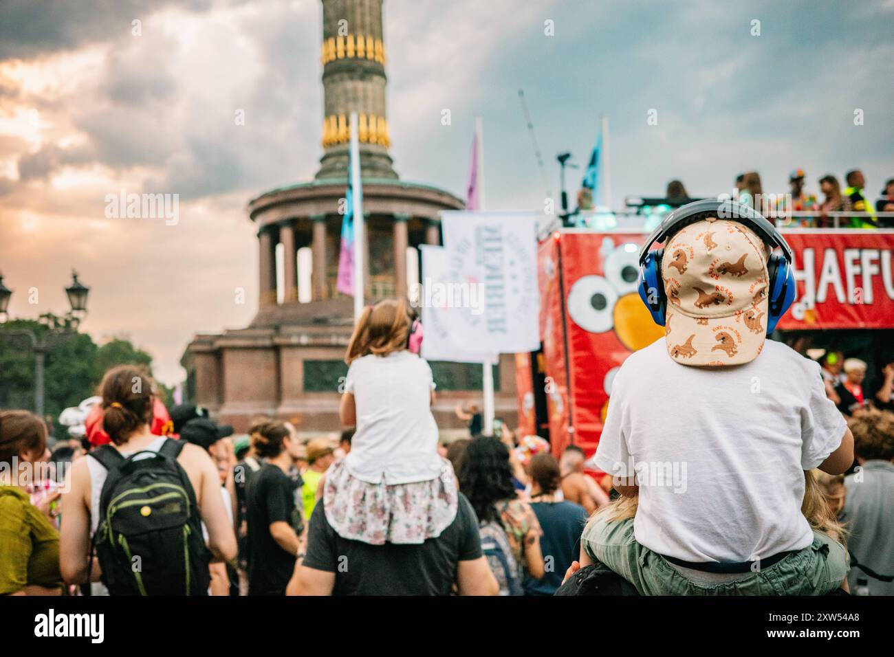 Rave the planet in Berlin 2024 Rave the planet 2024 *** Rave the planet ...