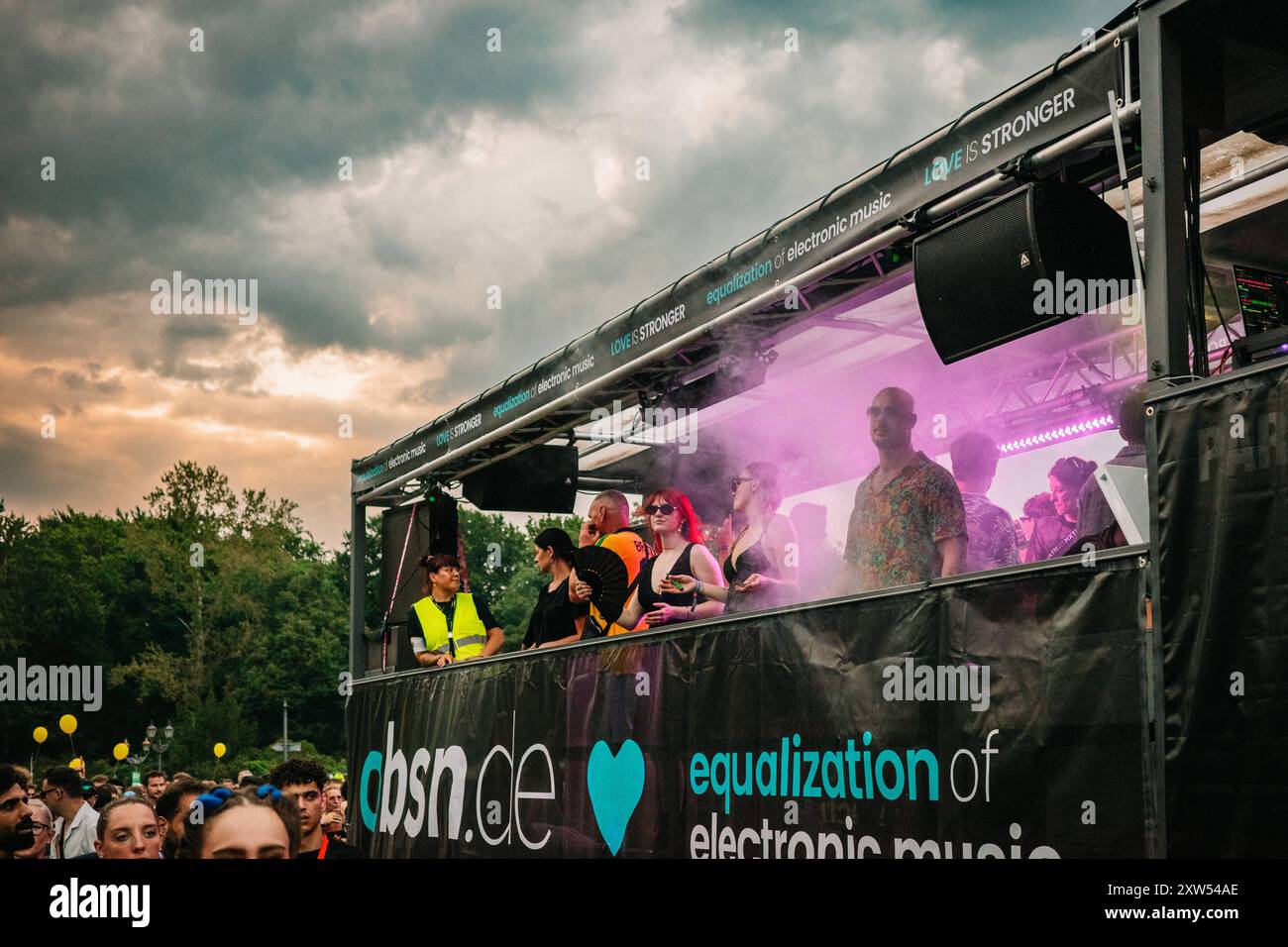 Rave the planet in Berlin 2024 Rave the planet 2024 *** Rave the planet ...