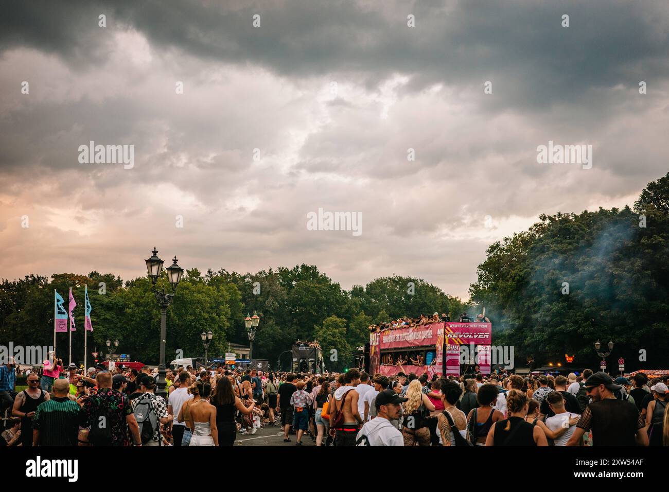 Rave the planet in Berlin 2024 Rave the planet 2024 *** Rave the planet ...