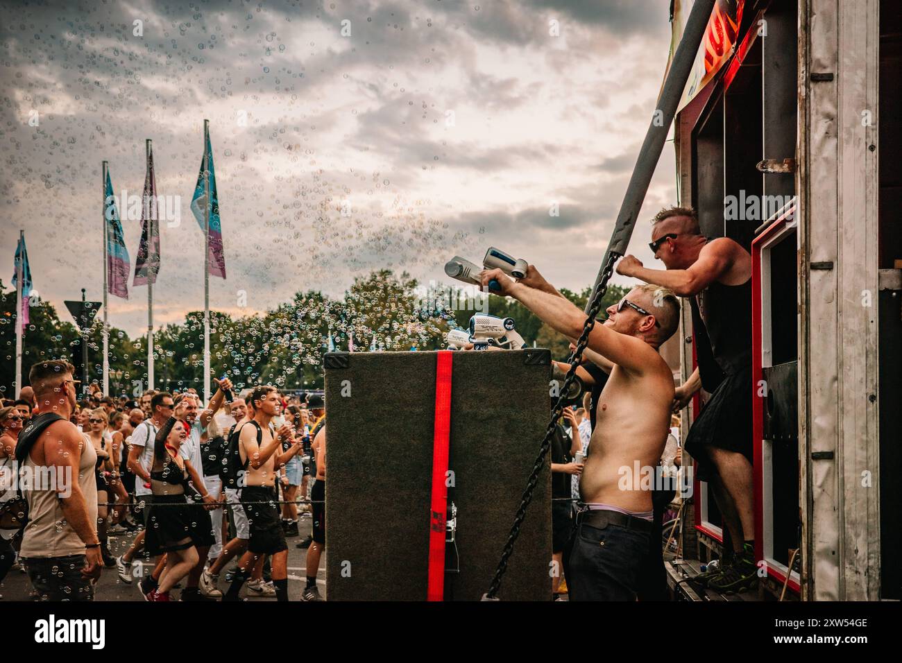 Rave the planet in Berlin 2024 Rave the planet 2024 *** Rave the planet ...