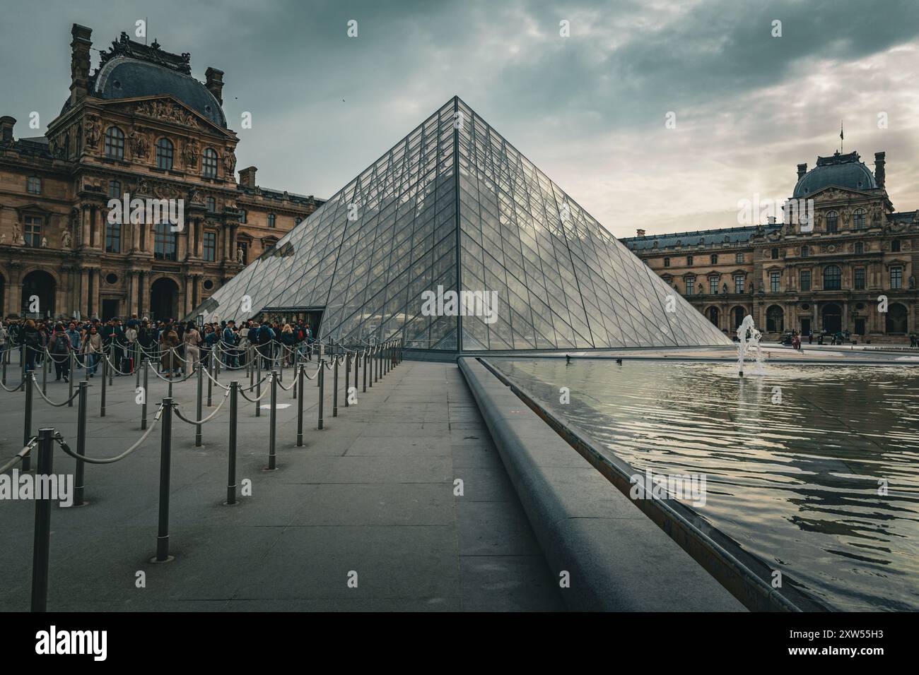Iconic france landmarks hi-res stock photography and images - Alamy