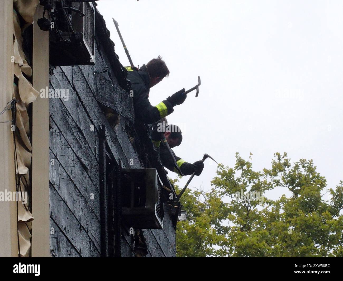 New York, New York, USA. 17th Aug, 2024. Brooklyn, New York Two Alarm ...