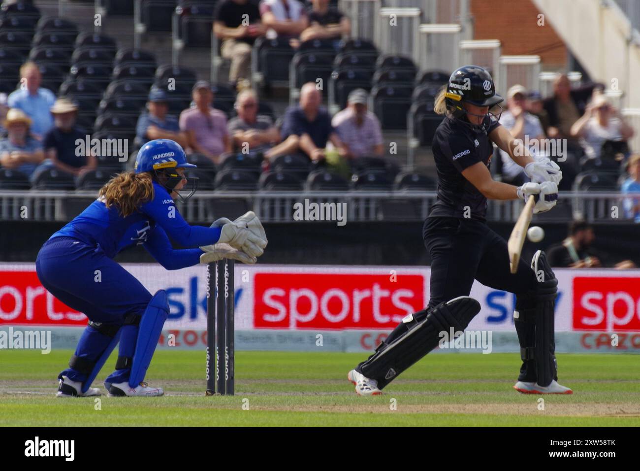 Tammy beaumont england and emma lamb england hi-res stock photography ...