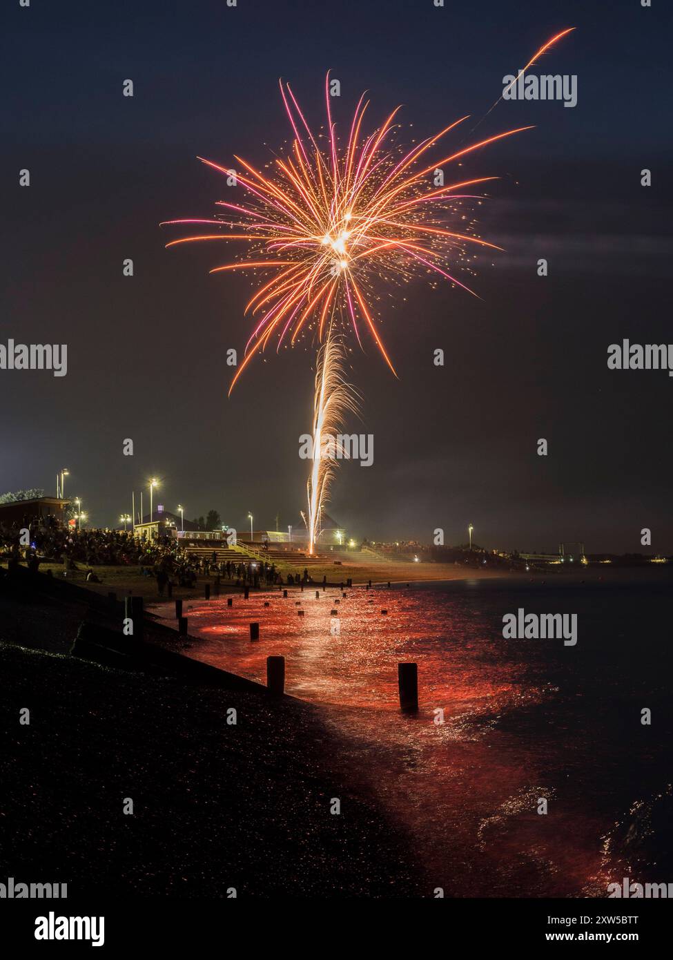 Sheerness, Kent, UK. 17th Aug, 2024. A stunning display of fireworks at ...