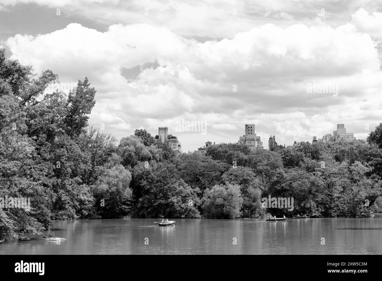 view of the Jacqueline Kennedy Onassis Reservoir in urban park. city ...