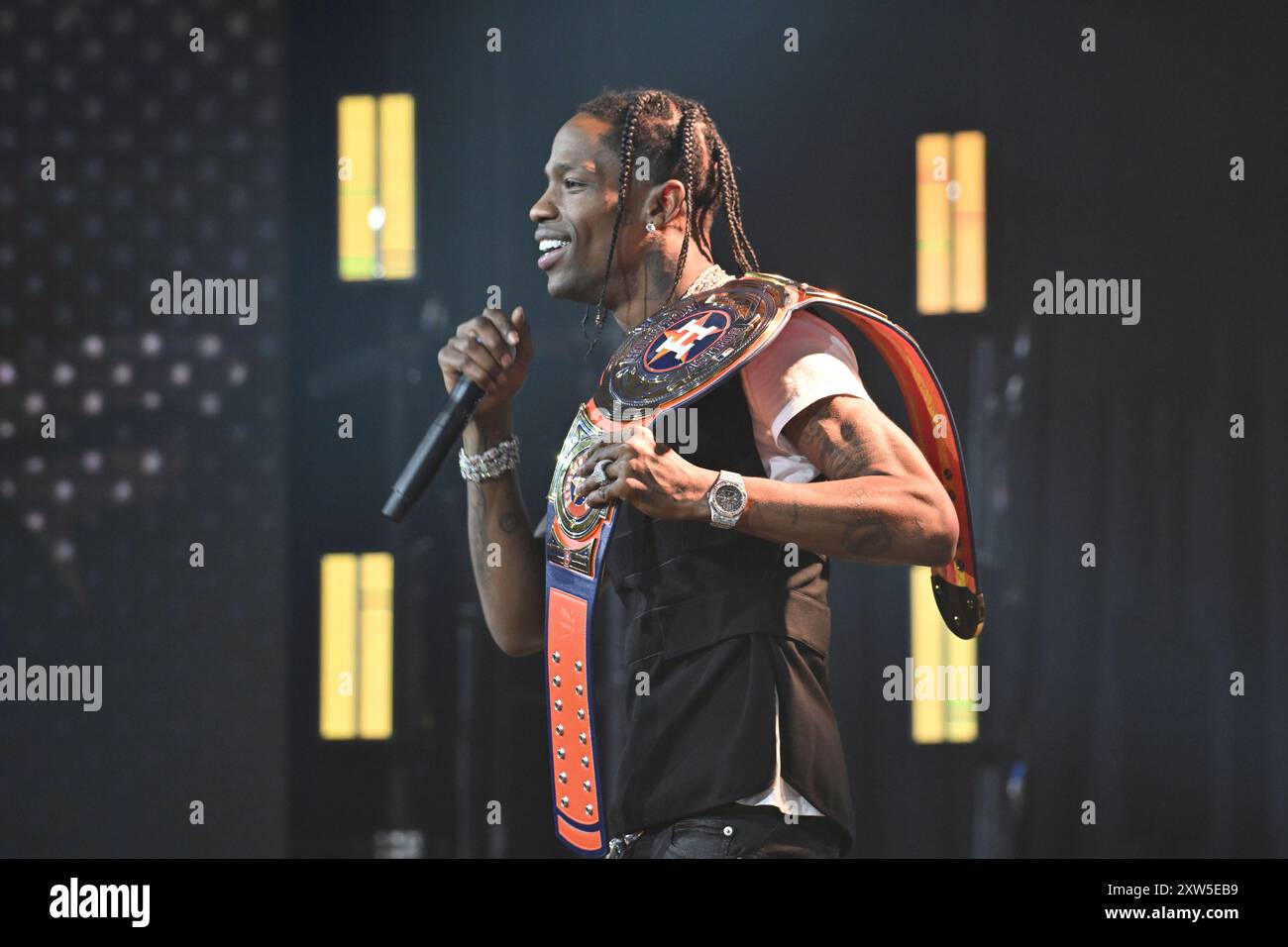 Photo by: NDZ/STAR MAX/IPx 2024 8/17/24 Travis Scott attends Fanatics ...