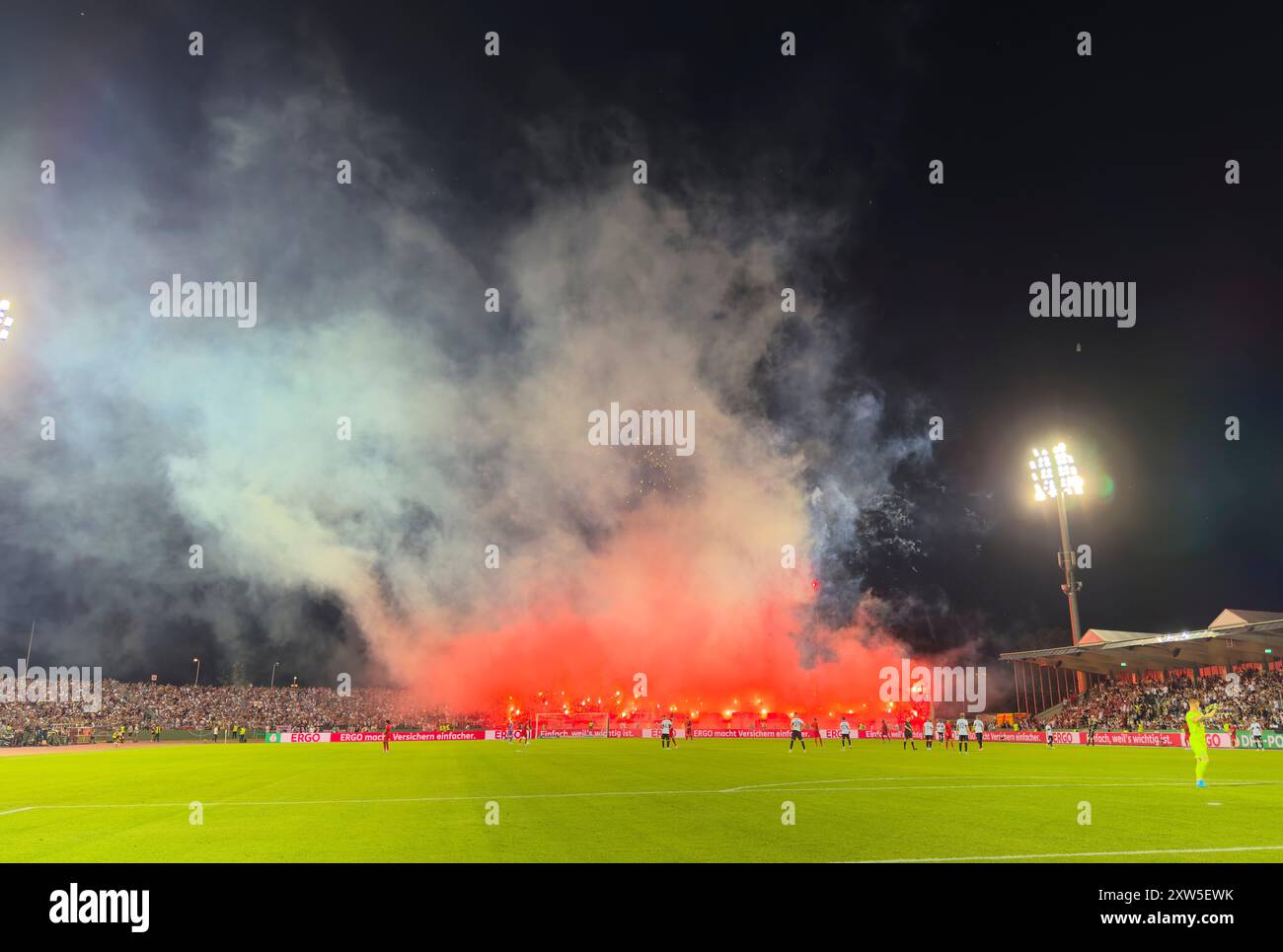 Stadion feuerwerk hi-res stock photography and images - Alamy