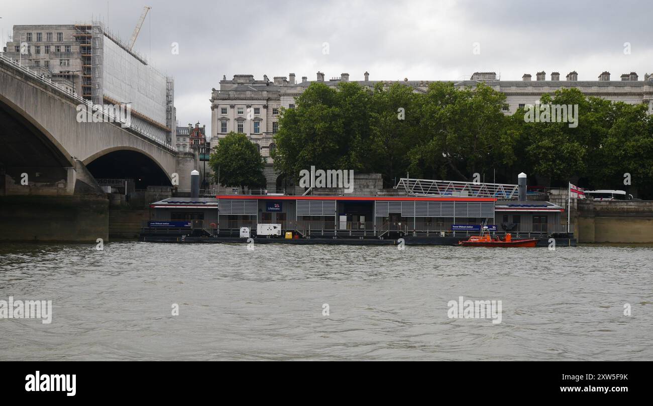 The Thames from the Thames Clipper Stock Photo - Alamy