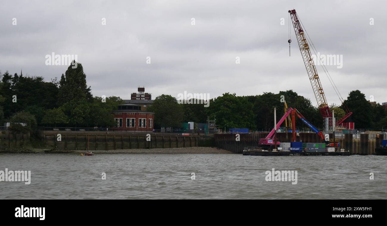The Thames from the Thames Clipper Stock Photo - Alamy