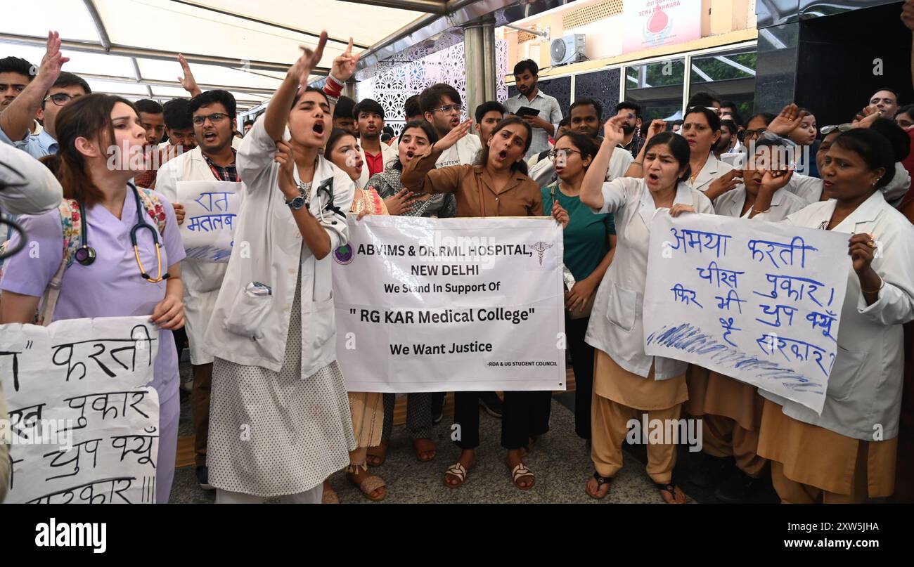 NEW DELHI, INDIA - AUGUST 17: RML Doctors and nurses staff protesting ...