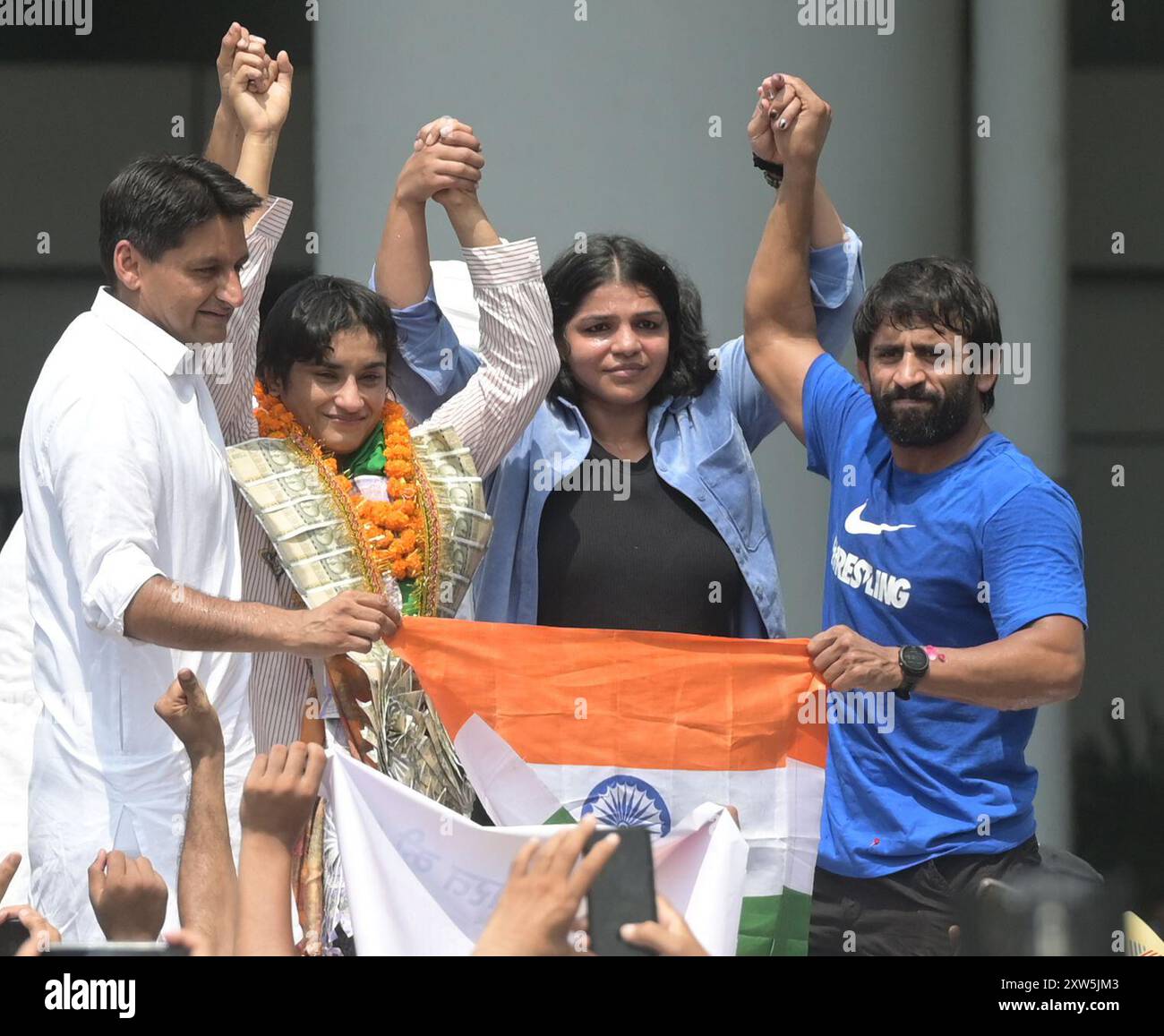 NEW DELHI, INDIA - AUGUST 17: Wrestler Vinesh Phogat gets emotional ...