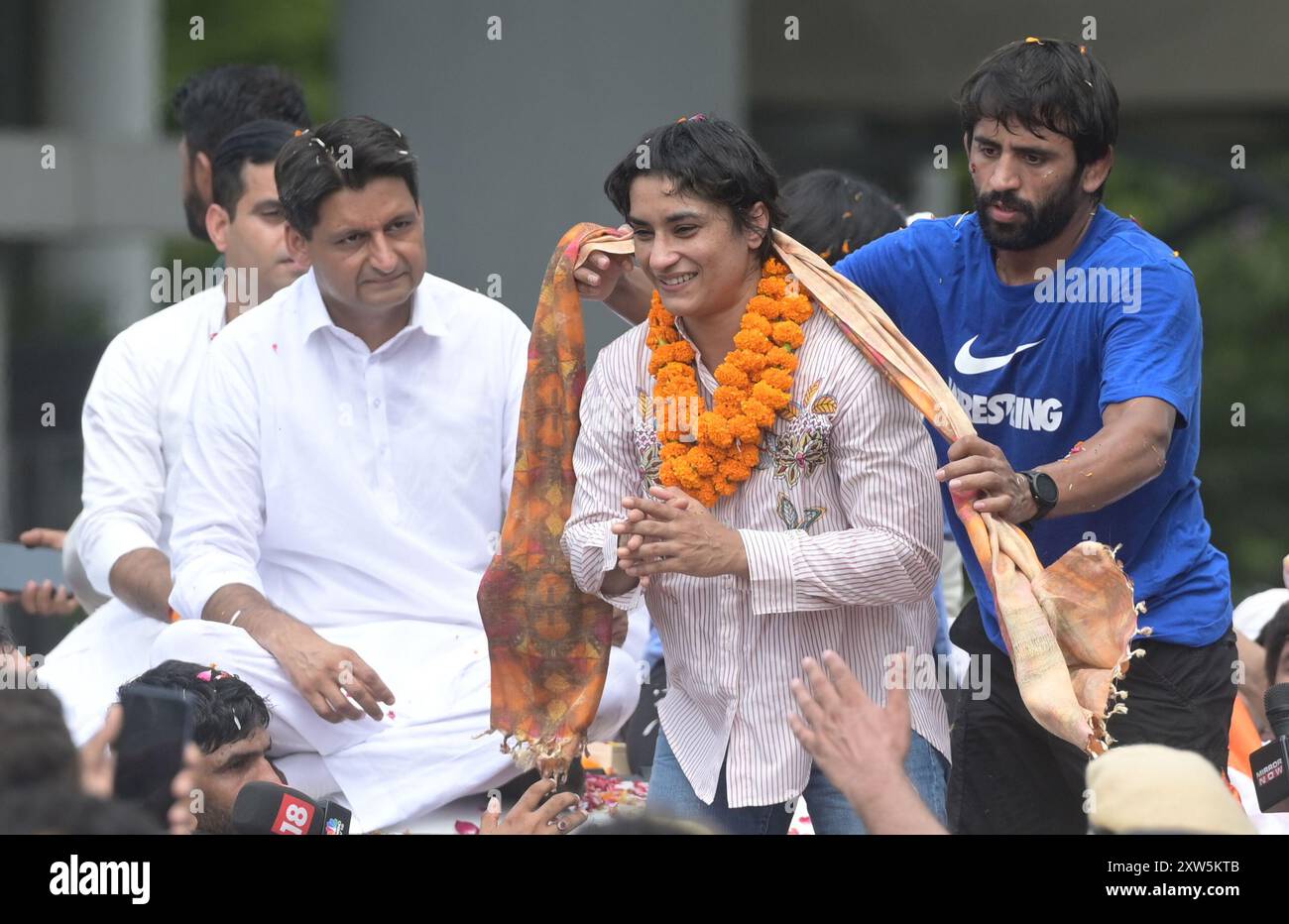 NEW DELHI, INDIA - AUGUST 17: Wrestler Vinesh Phogat gets emotional ...