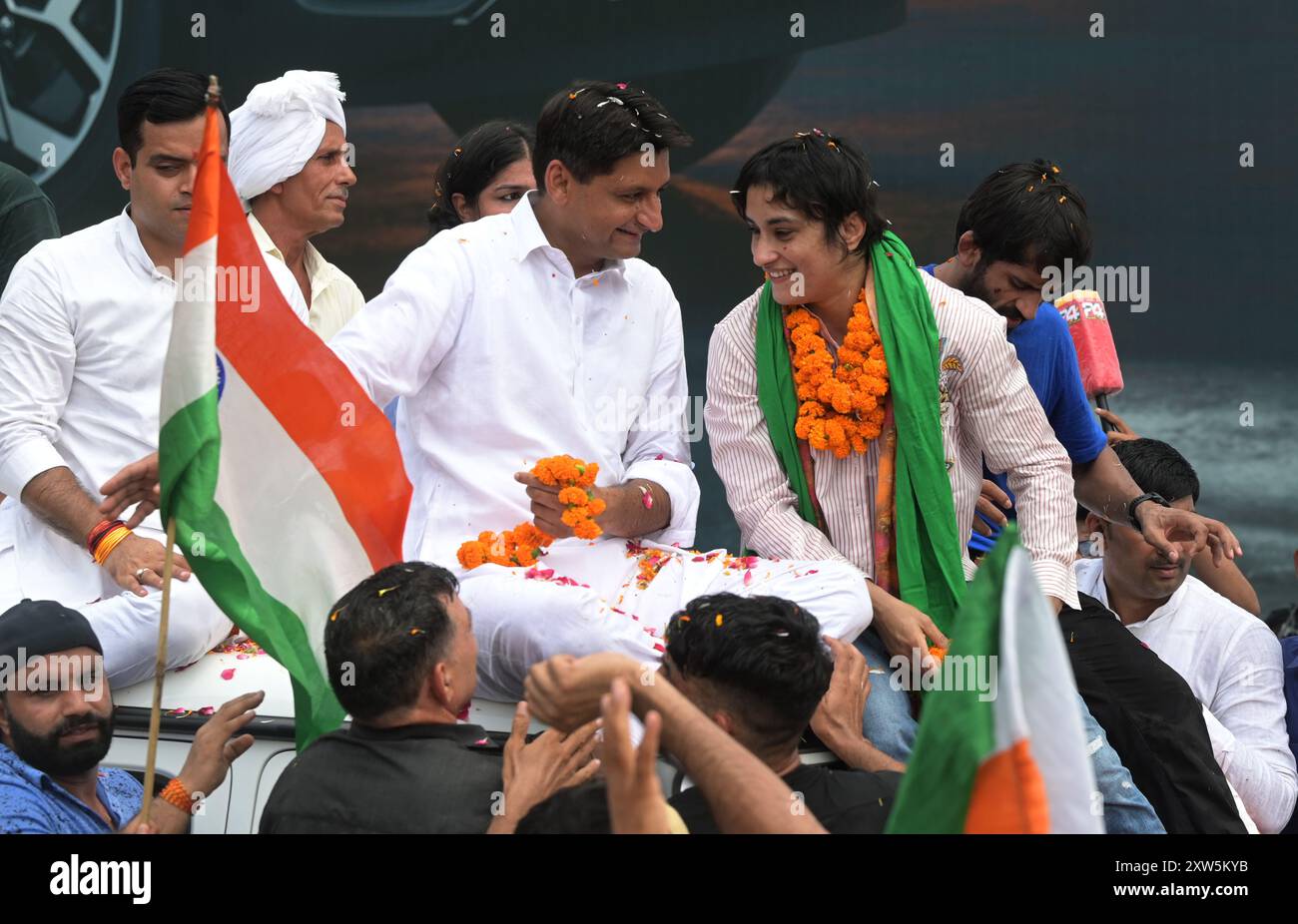 NEW DELHI, INDIA - AUGUST 17: Wrestler Vinesh Phogat gets emotional ...