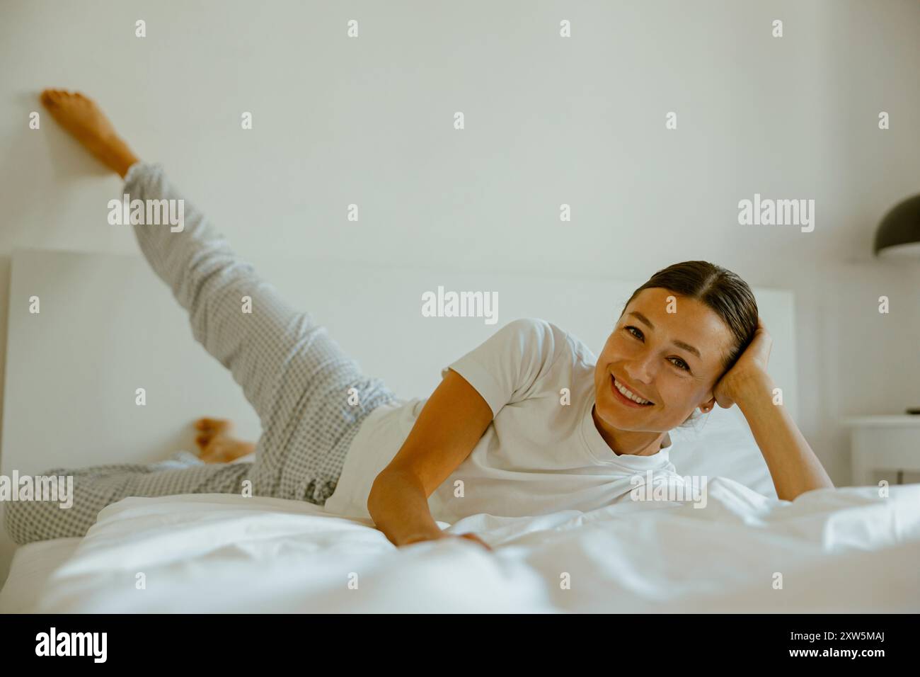 Delightful pose hi-res stock photography and images - Alamy