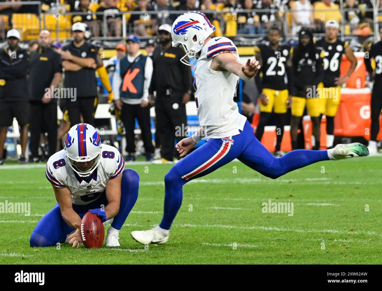 Buffalo Bills Kicker Tyler Bass makes a 27 yard field goal in the ...