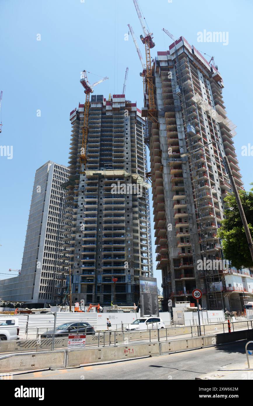 New towers under construction at the corner of Arlozorov street and Ibn ...