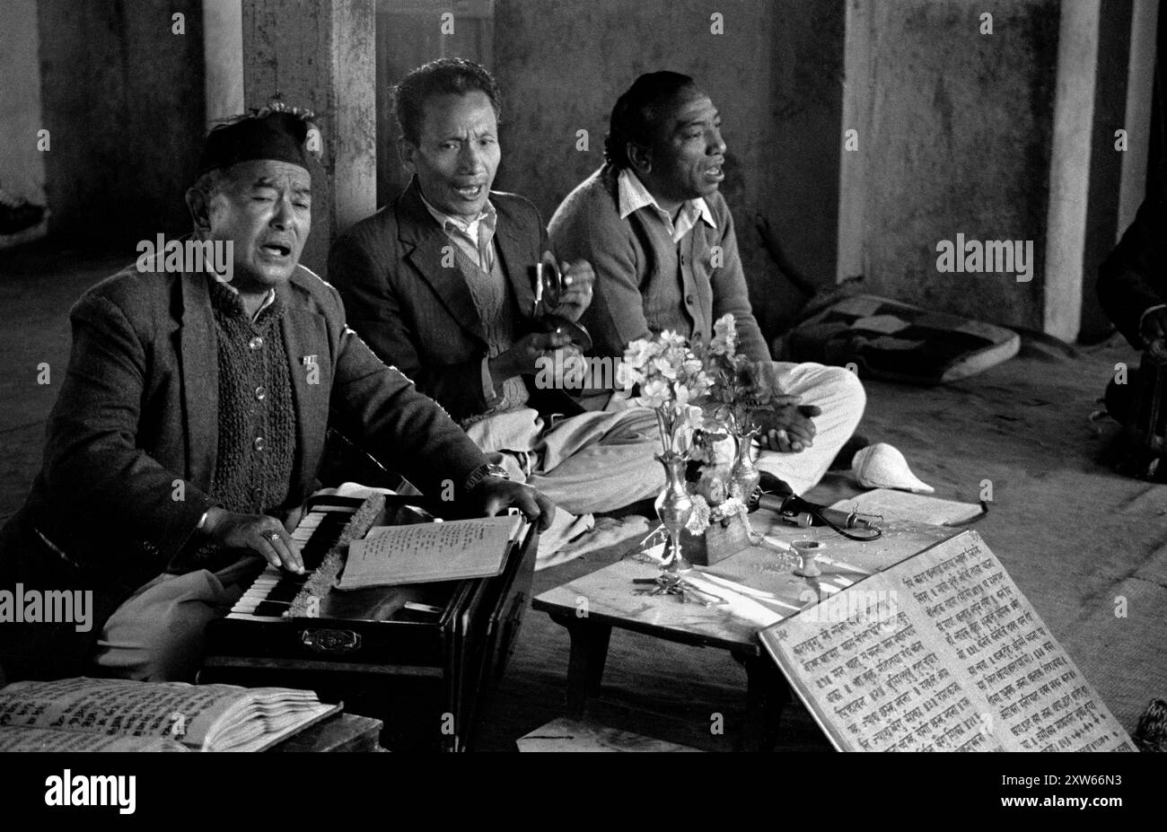 Newari men sing as an act of devotion at Swayambunath Stupa - Kathmandu ...