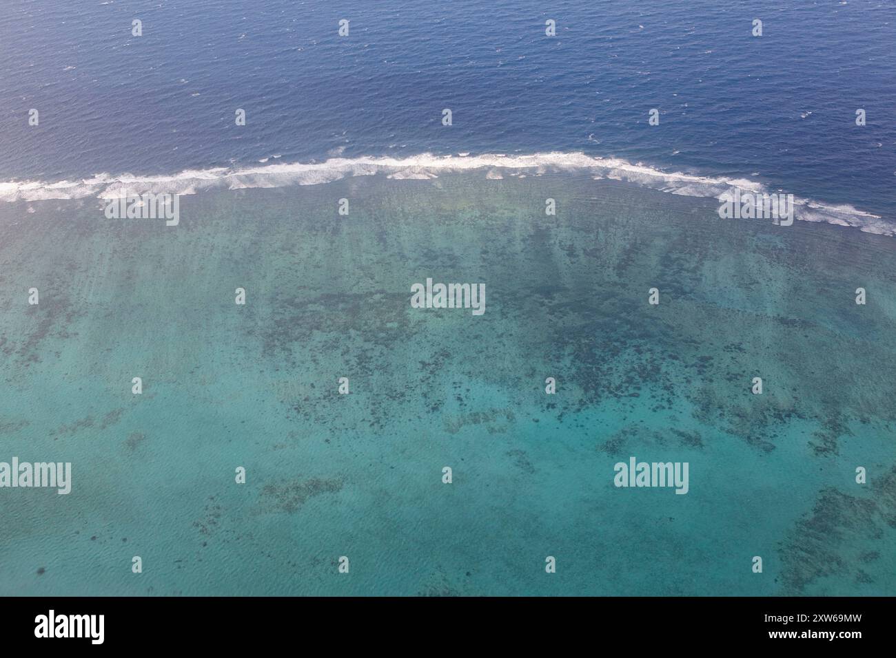 Aerial view over shallow sea hi-res stock photography and images - Alamy