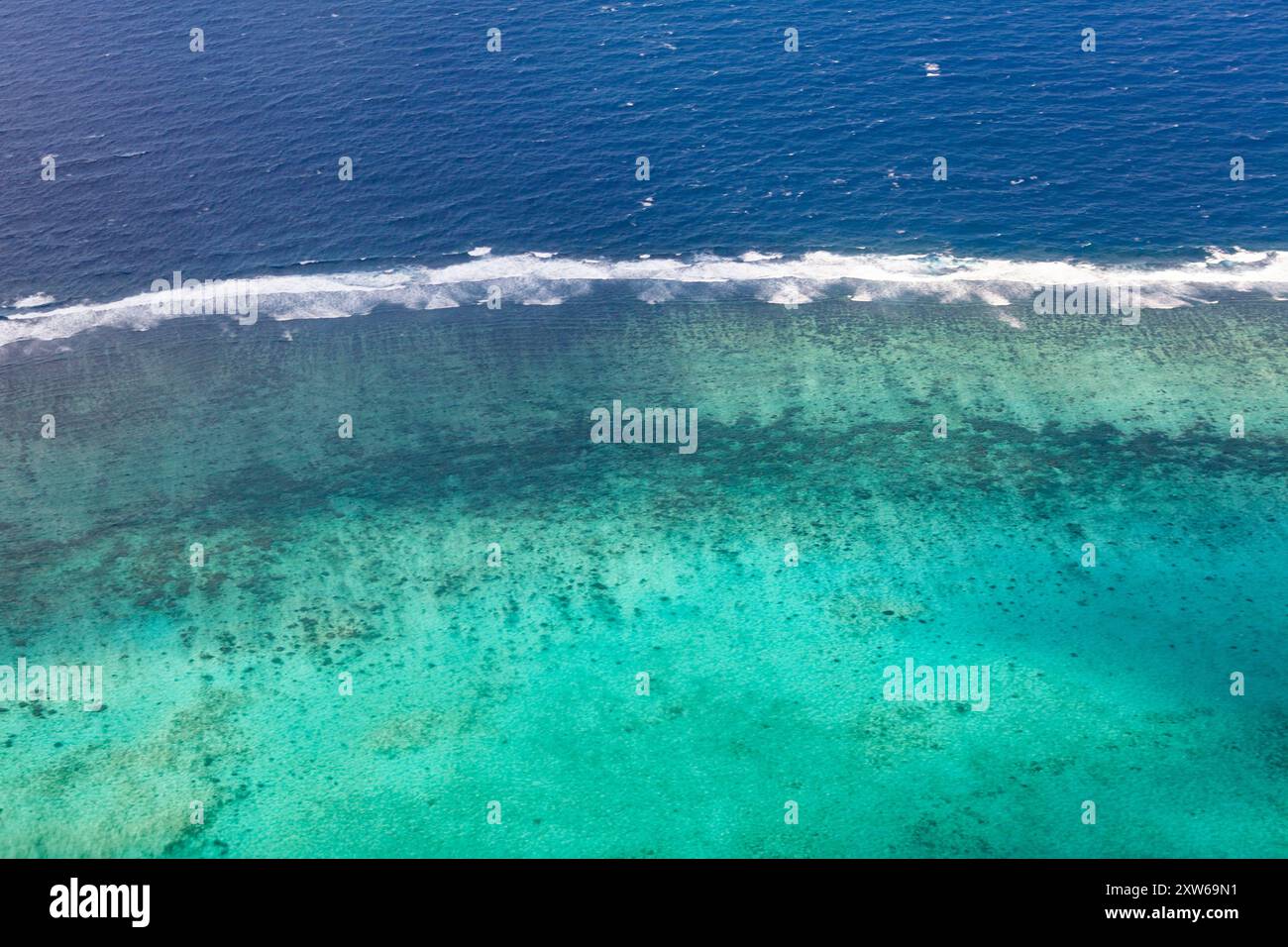 Aerial view over shallow sea hi-res stock photography and images - Alamy