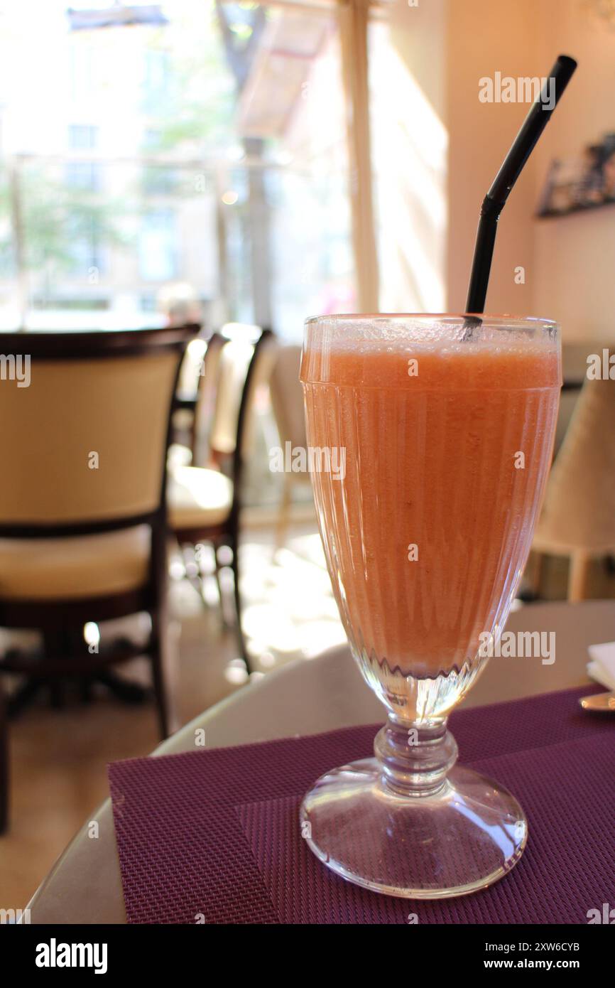 Fresh fruit juice in Paris, France Stock Photo - Alamy