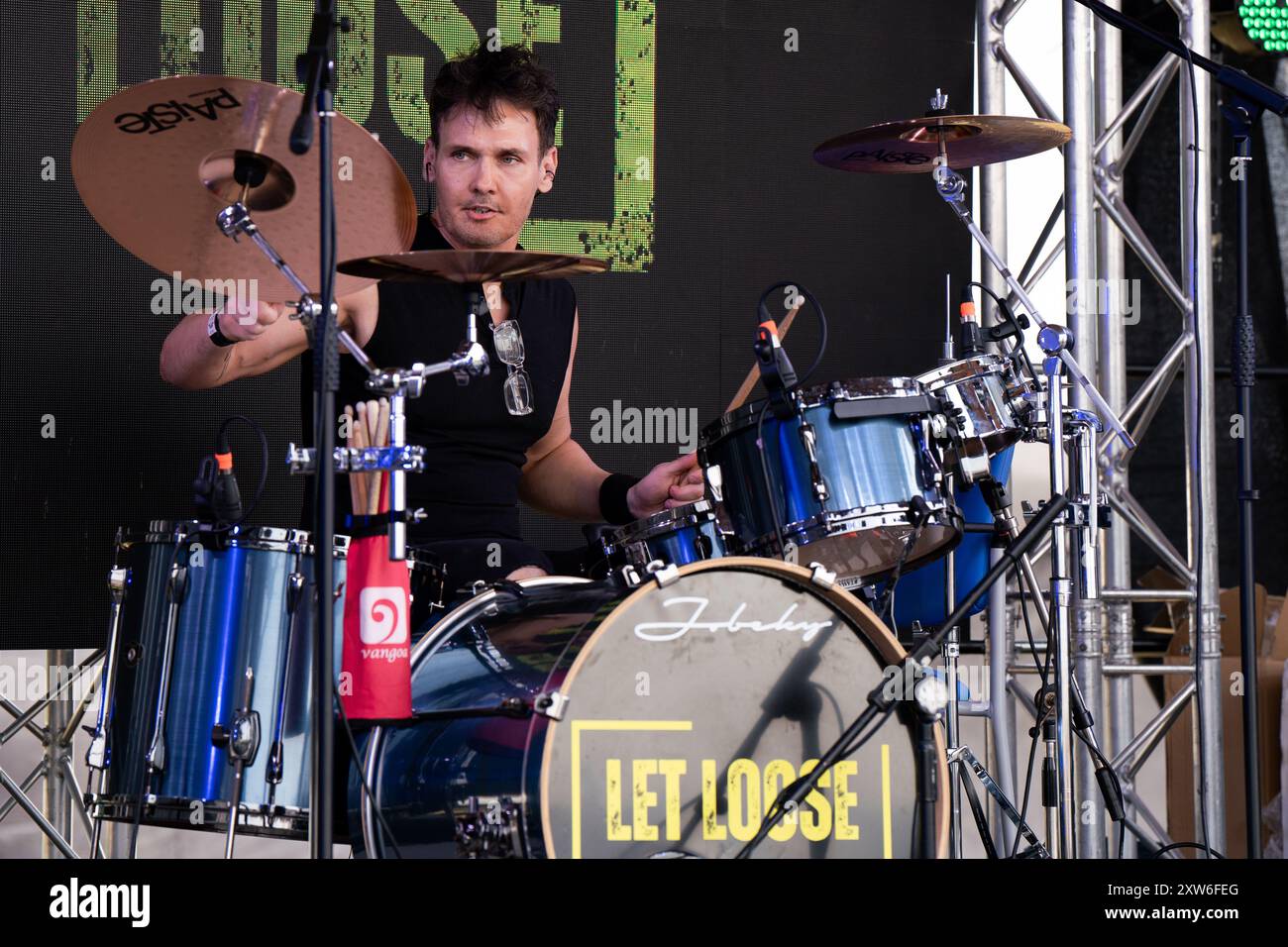 Essex, UK. 17th Aug, 2024. Lee Murray seen on stage performing with Let ...