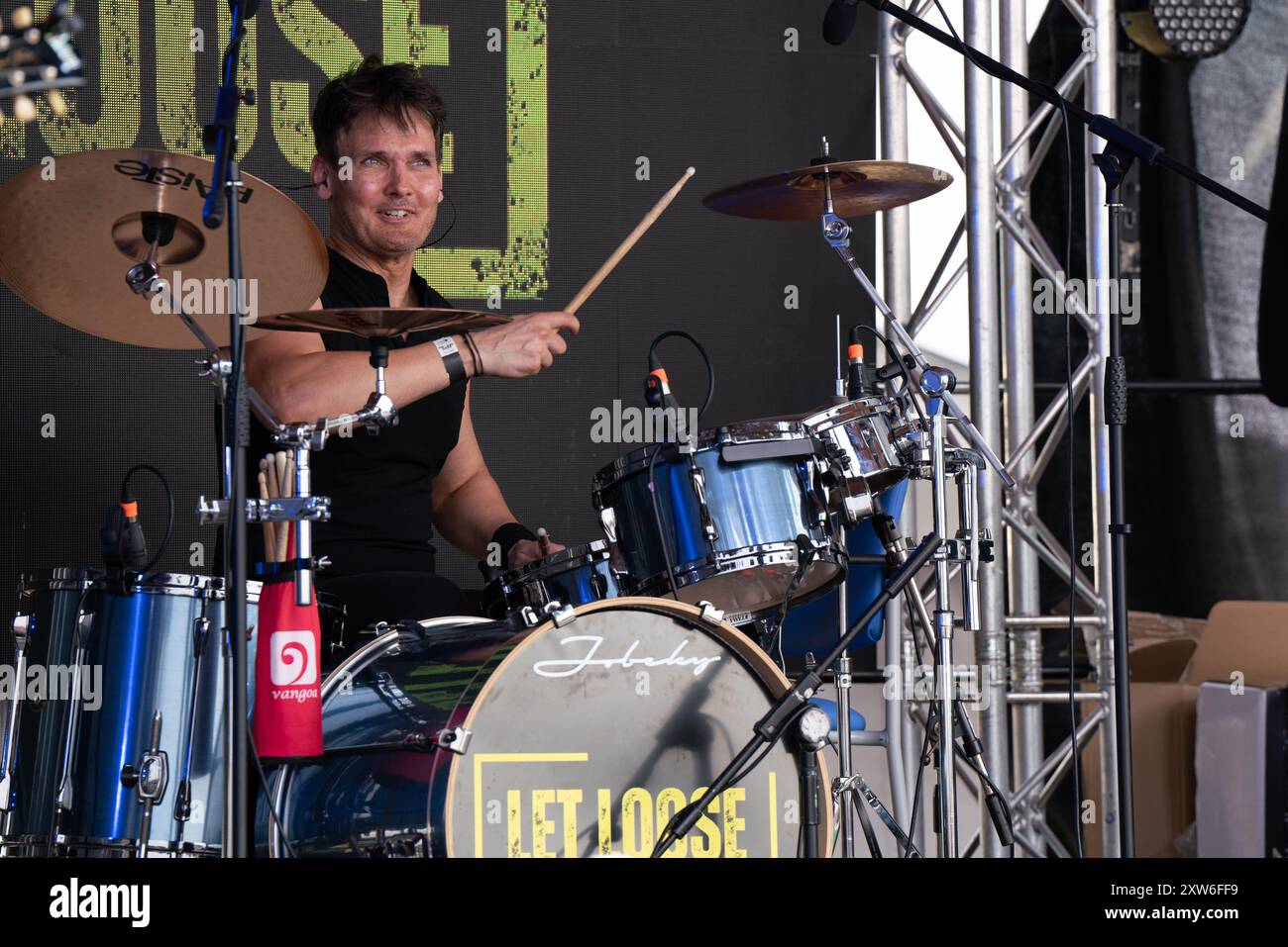 Essex, UK. 17th Aug, 2024. Lee Murray seen on stage performing with Let ...