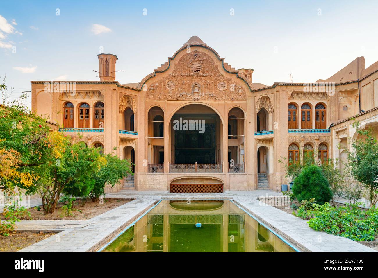 Persian historic home courtyard hi-res stock photography and images - Alamy