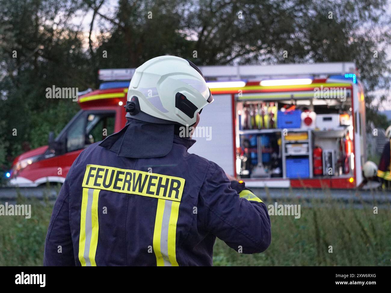 Feuerwehr-Blaulicht Feuerwehr in verschiedenen Bildern und Aktionen in ...