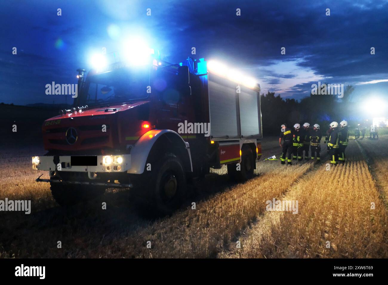 Feuerwehr-Blaulicht Feuerwehr in verschiedenen Bildern und Aktionen in ...