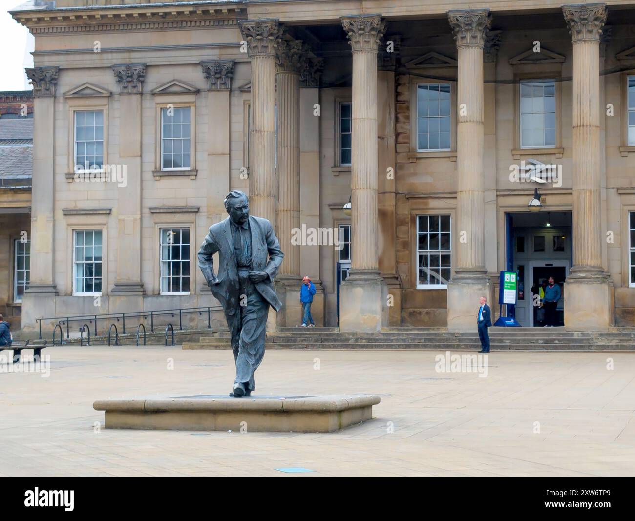 The Harold Wilson statue in front of Huddersfield train station, West ...