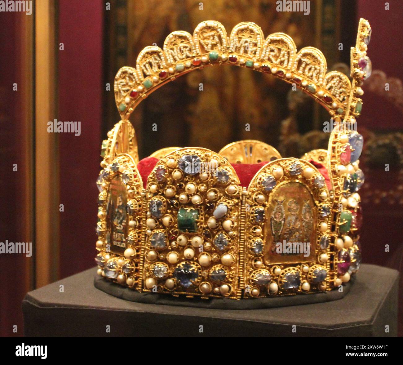 Imperial Crown of the Holy Roman Empire Stock Photo - Alamy