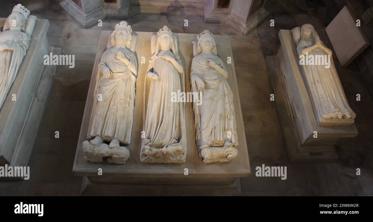 Philip iv france tomb hi-res stock photography and images - Alamy