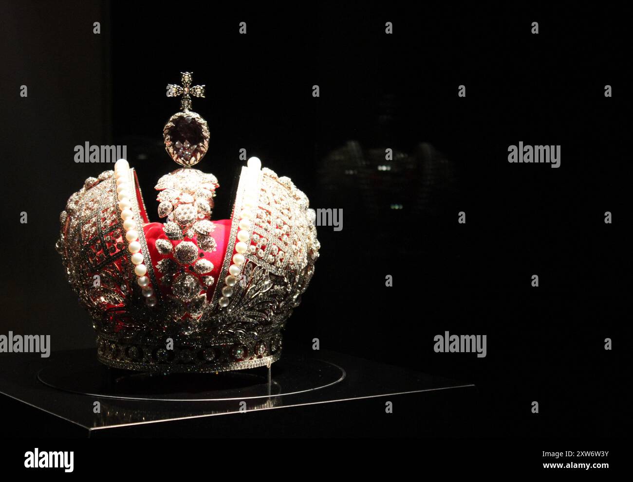 Imperial crown of russia hi-res stock photography and images - Alamy