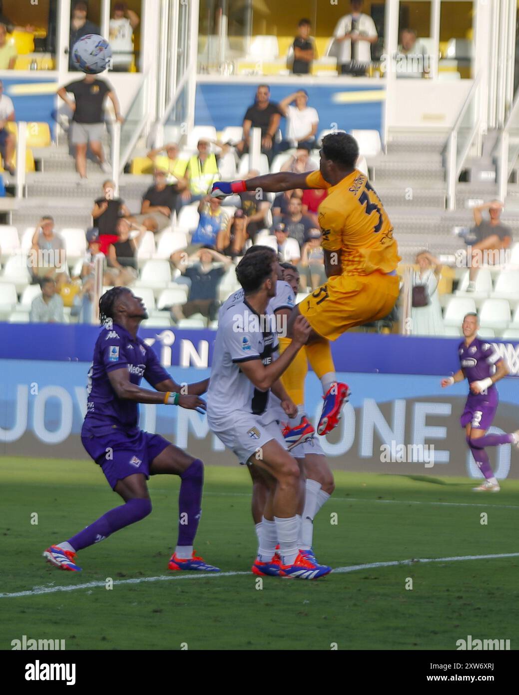 Zion Suzuki of Parma AC makes a save during Parma FC vs ACF Fiorentina, 1Â° Serie A Enilive 2024 ...
