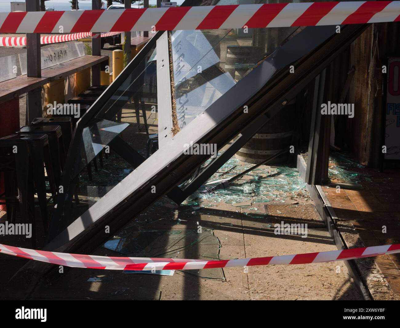 Explosion of glass hi-res stock photography and images - Alamy