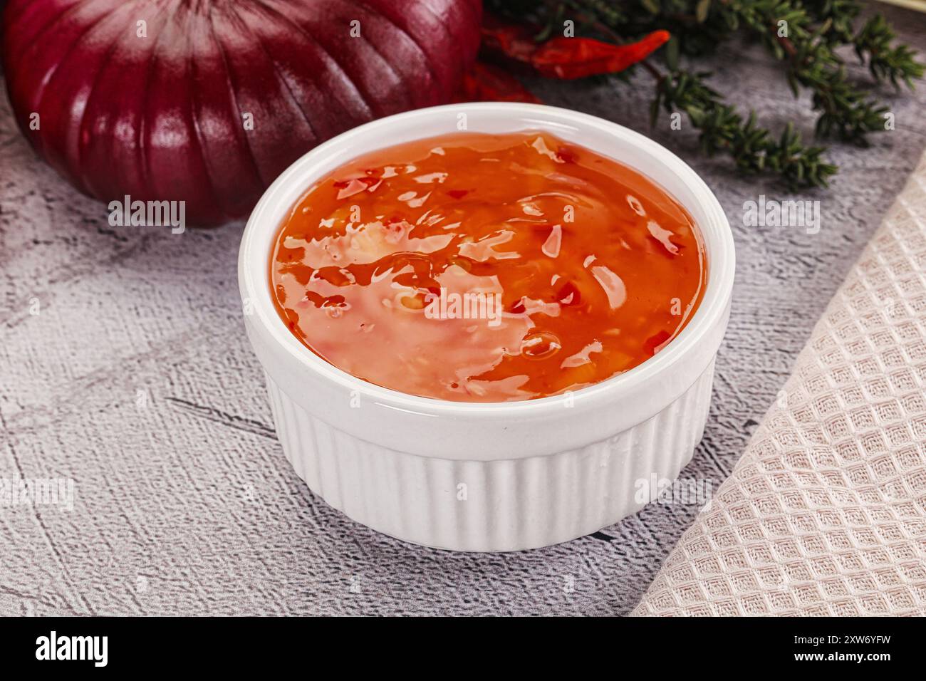 Asian sweet and sour chilli sauce in the bowl Stock Photo - Alamy