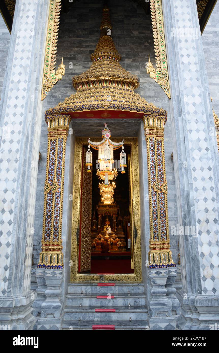 Wat ratchapradit hi-res stock photography and images - Alamy