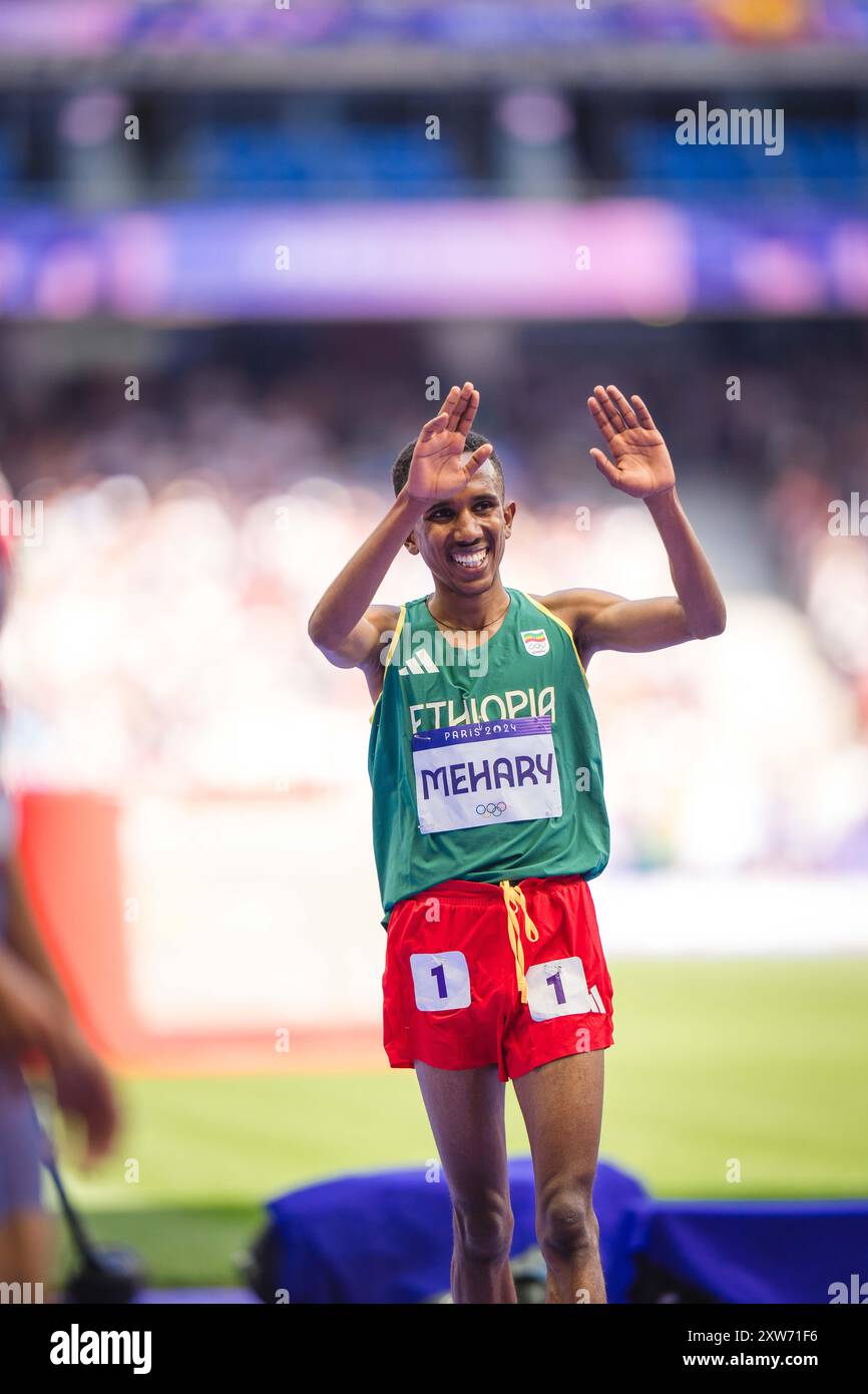 Biniam Mehary participating in the 5000 meters at the Paris 2024 ...