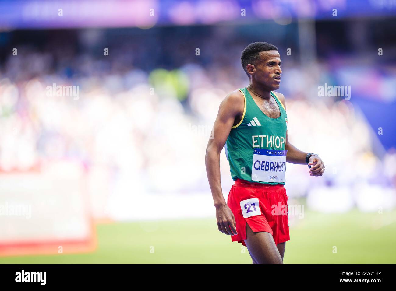 Hagos Gebrhiwet participating in the 5000 meters at the Paris 2024 ...