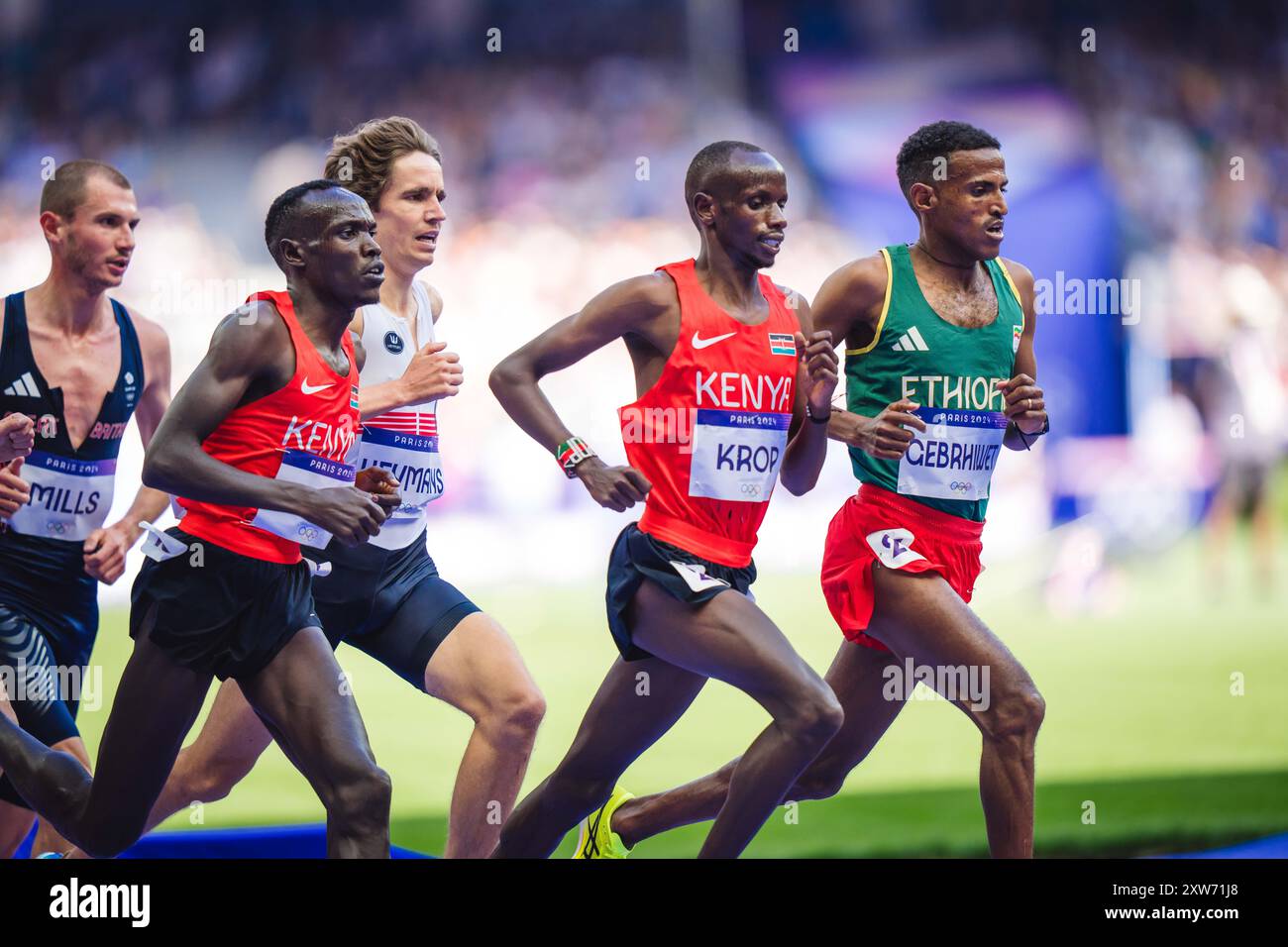 Hagos Gebrhiwet participating in the 5000 meters at the Paris 2024 Olympic Games Stock Photo - Alamy