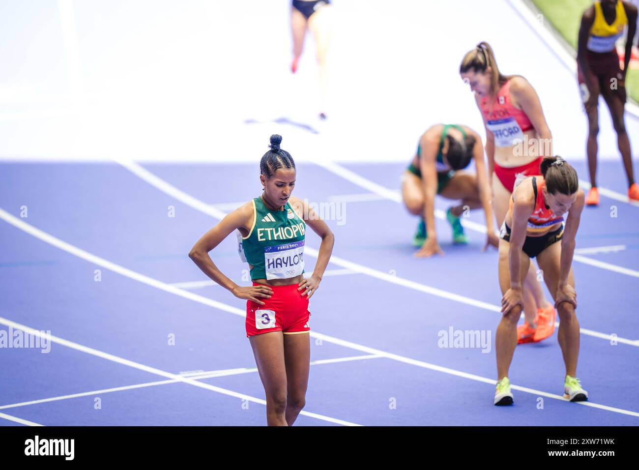 Birke Haylom participating in the 1500 meters at the Paris 2024 Olympic ...