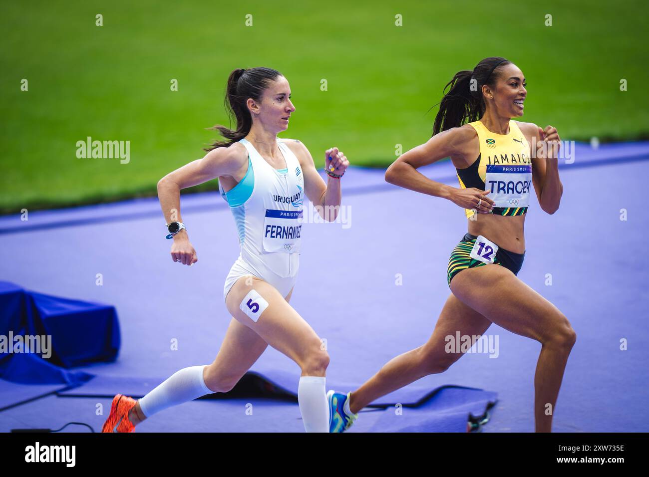 María Pía Fernández participating in the 1500 meters at the Paris 2024 ...