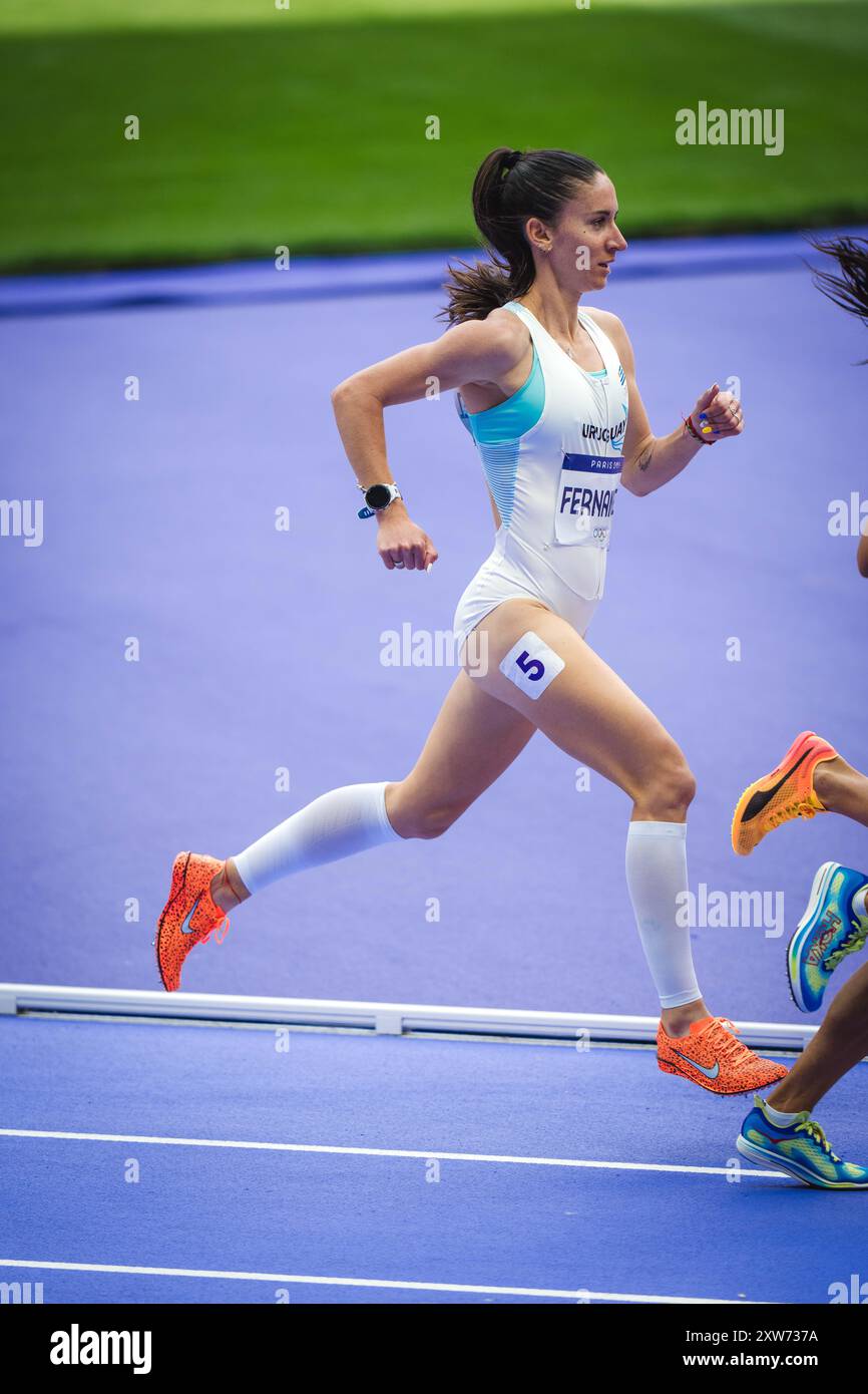 María Pía Fernández participating in the 1500 meters at the Paris 2024 ...