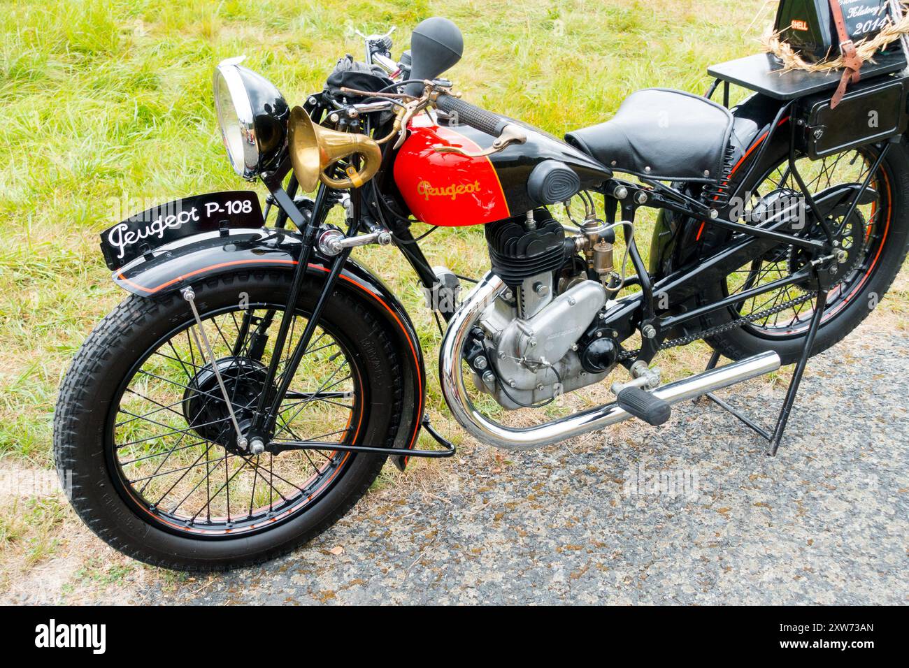 Moto peugeot hi-res stock photography and images - Alamy